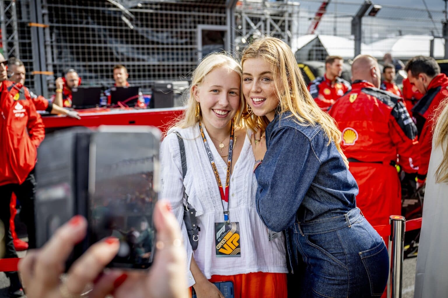 Prinses Alexia, vlogger van Oranje! – All Things Amalia
